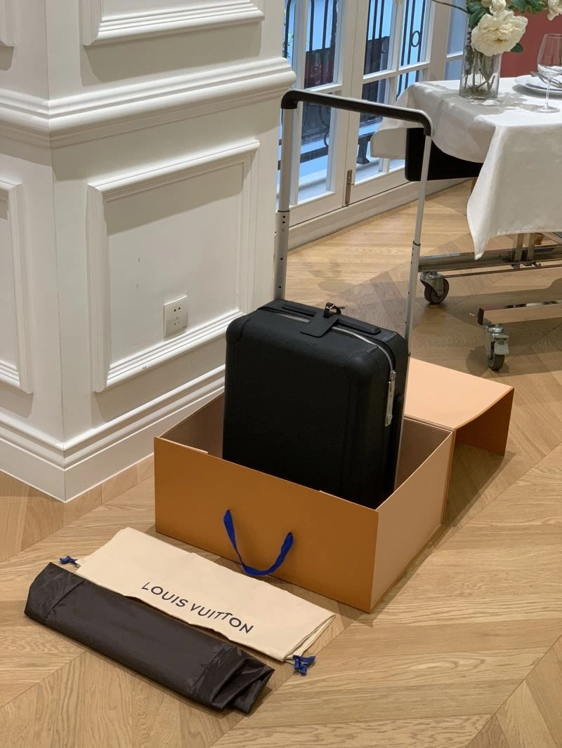 Low-cost Louis Vuitton Suitcase