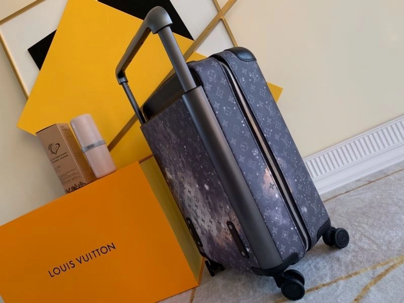 Accurate model Louis Vuitton Suitcase