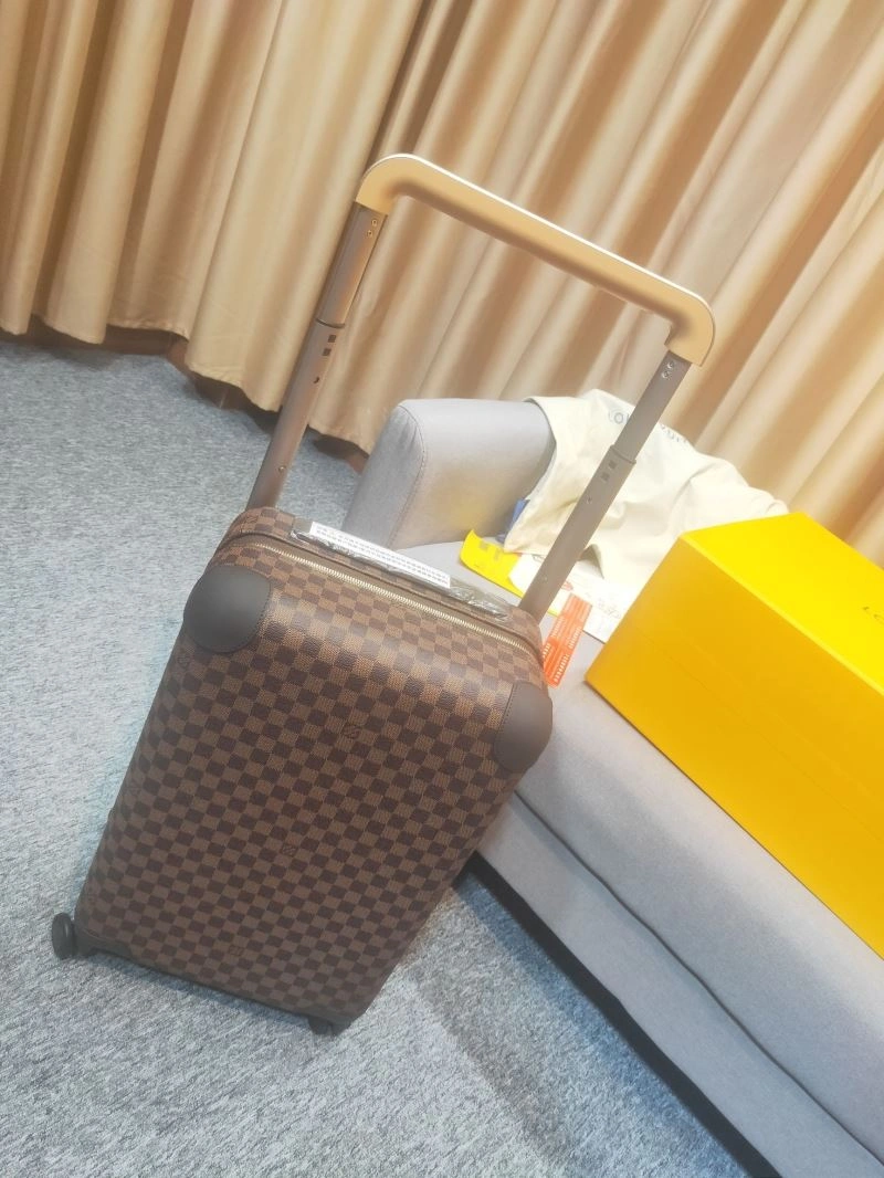 Top match Louis Vuitton Suitcase