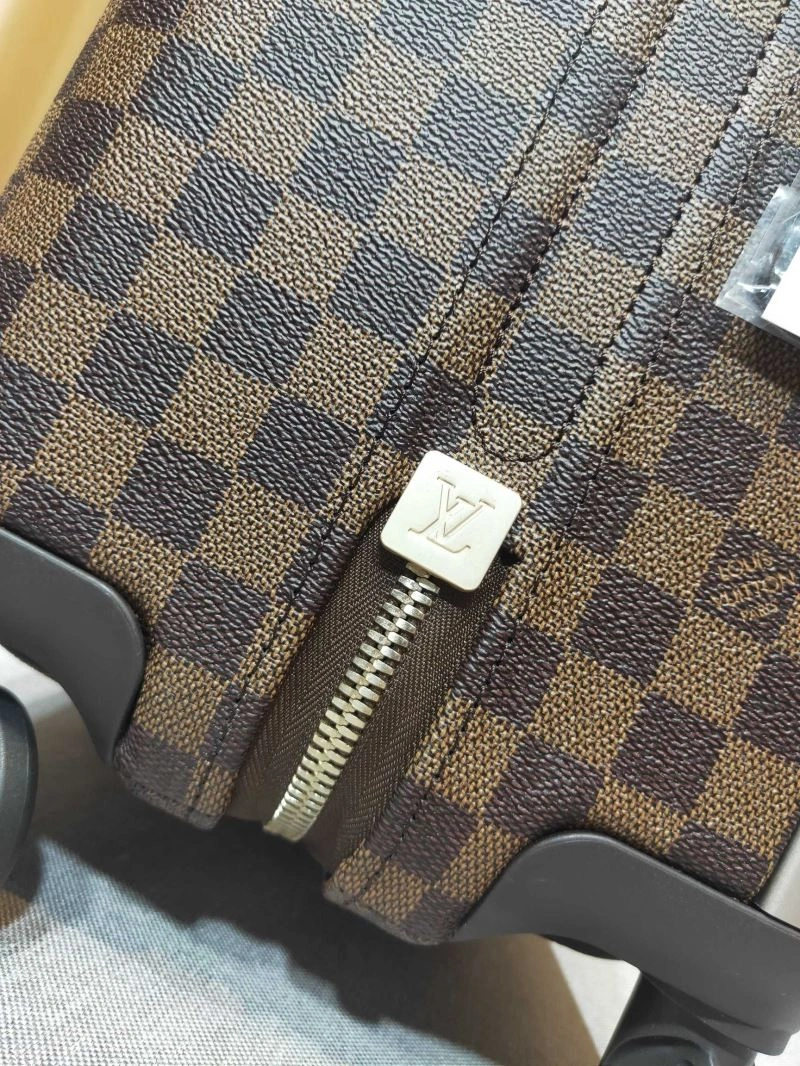 Top match Louis Vuitton Suitcase