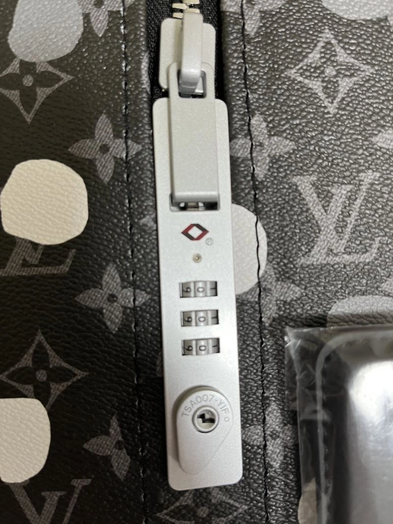 High accuracy Louis Vuitton Suitcase