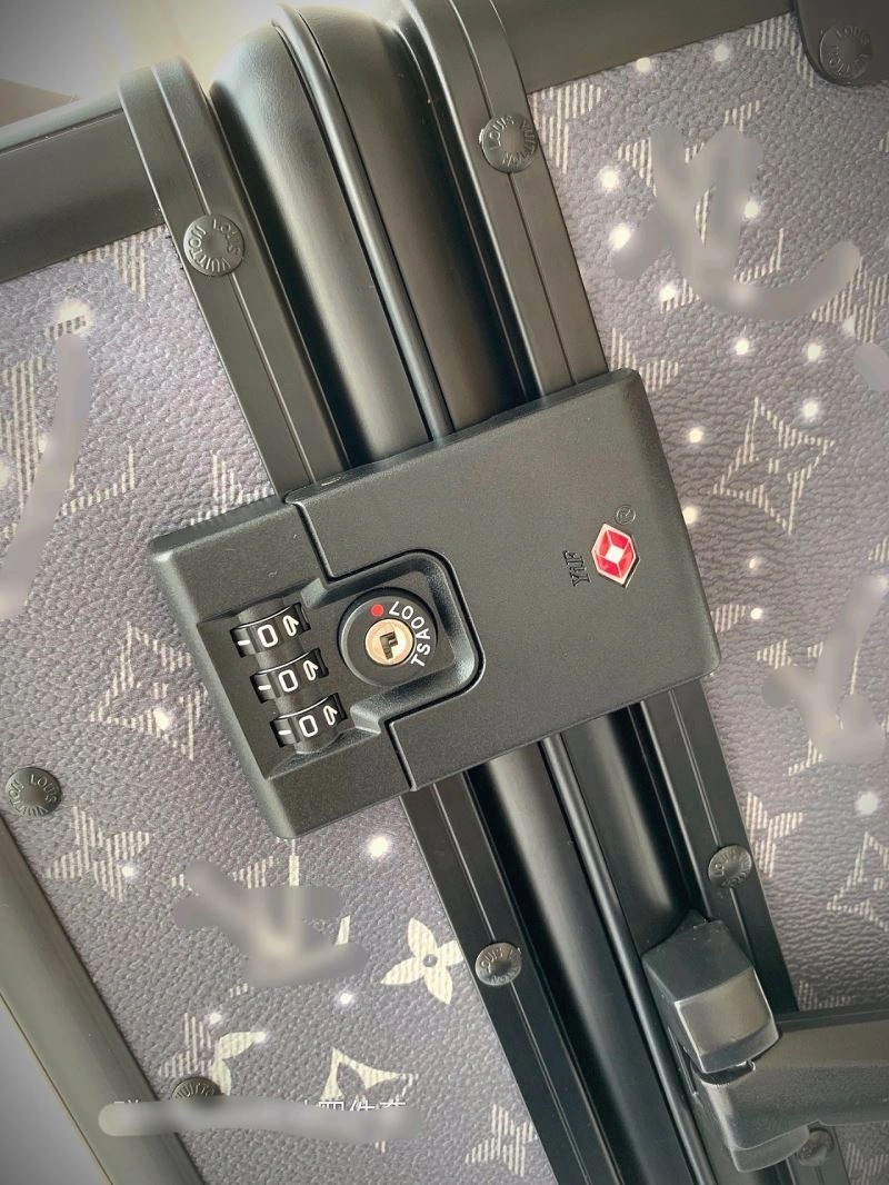 High accuracy Louis Vuitton Suitcase