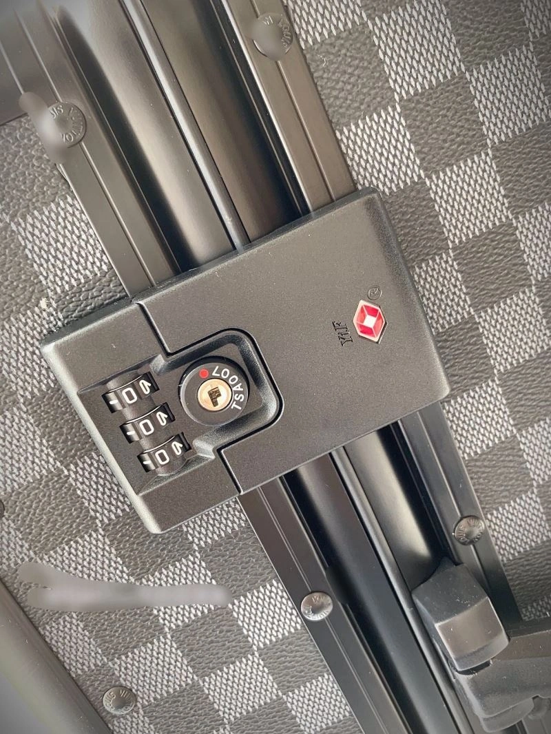 High accuracy Louis Vuitton Suitcase