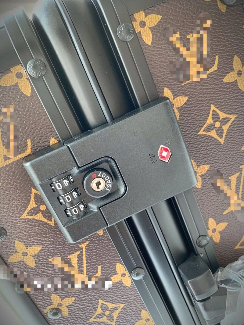 Top match Louis Vuitton Suitcase