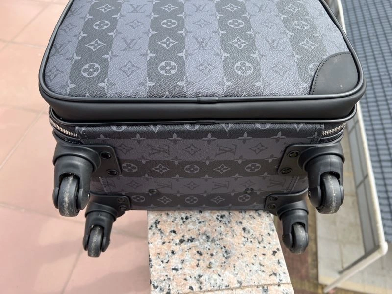 Legit Louis Vuitton Suitcase