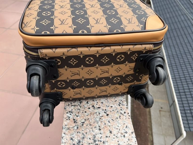 1:1 copy Louis Vuitton Suitcase