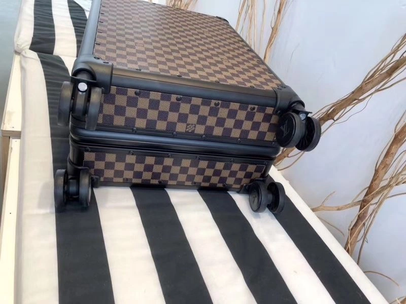 Top match Louis Vuitton Suitcase