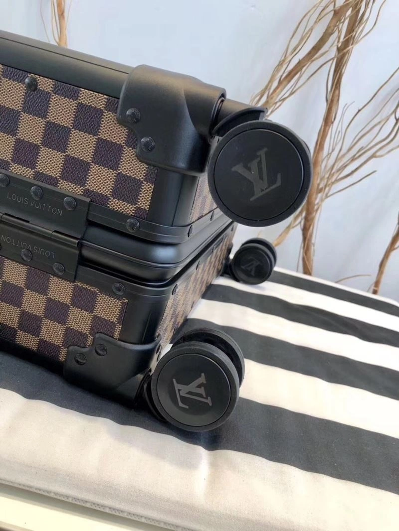 Top match Louis Vuitton Suitcase