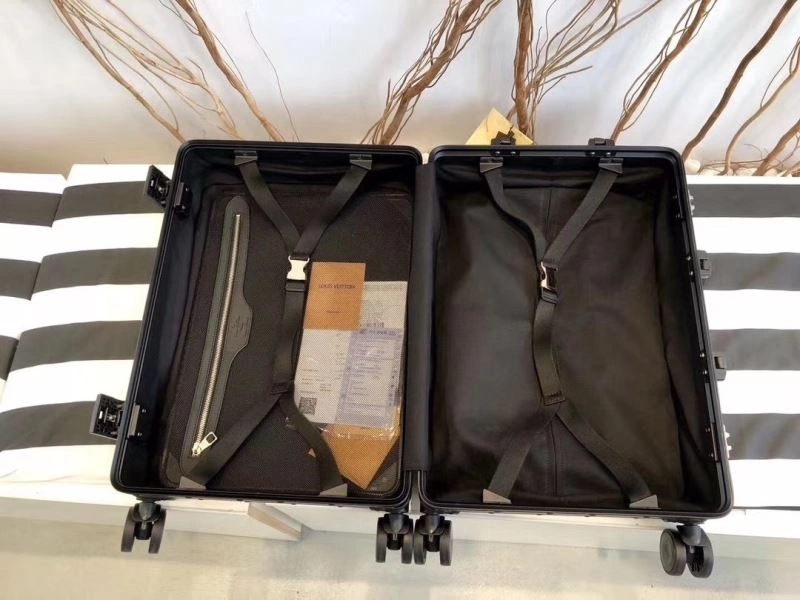 Top match Louis Vuitton Suitcase
