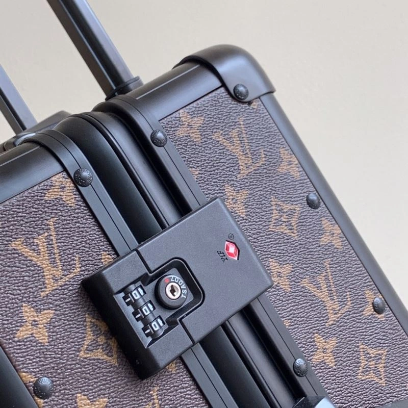 Top match Louis Vuitton Suitcase