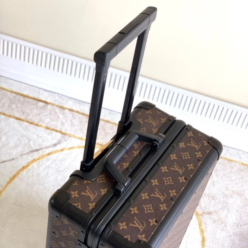 Top match Louis Vuitton Suitcase