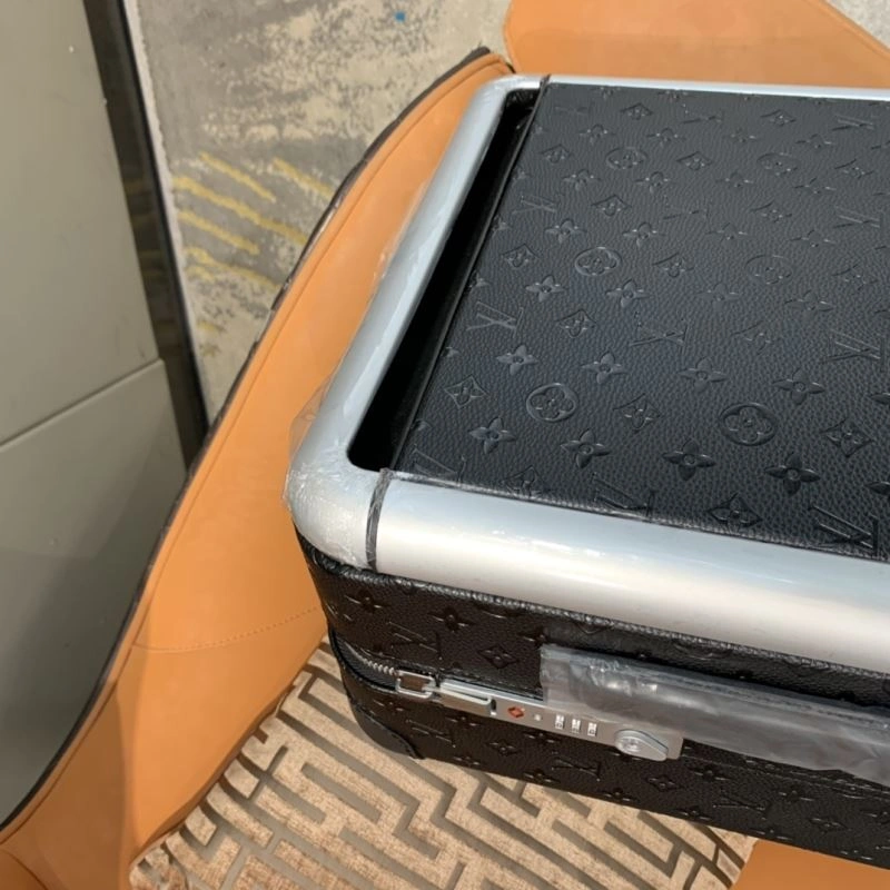 Mirror quality Louis Vuitton Suitcase