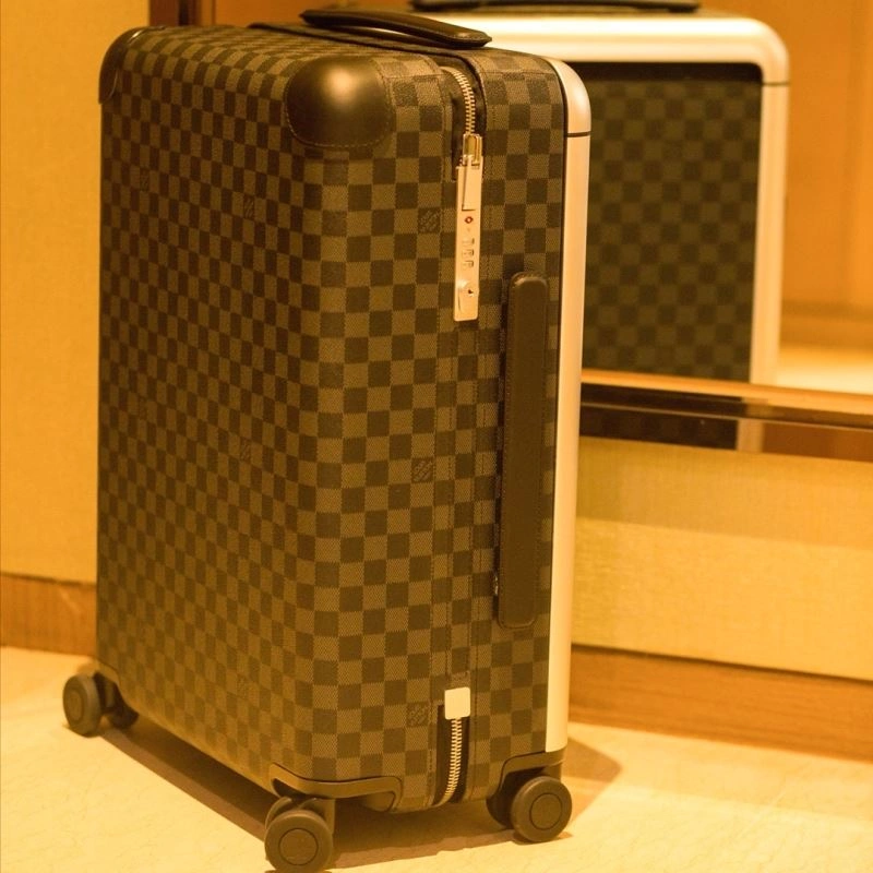 Top mirror Louis Vuitton Suitcase