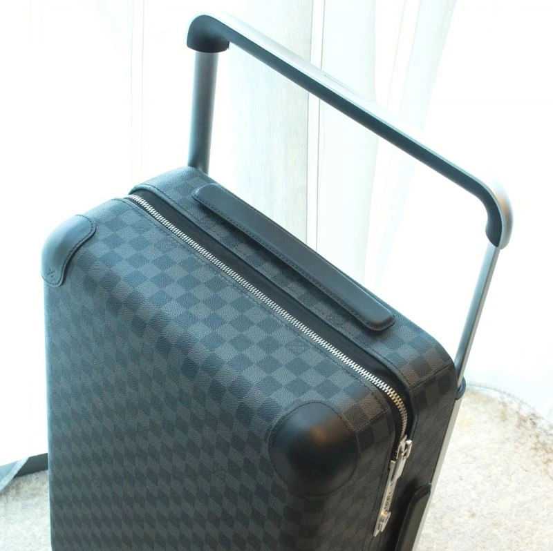 Top mirror Louis Vuitton Suitcase