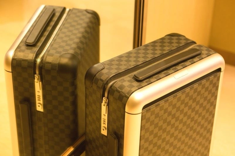 Top mirror Louis Vuitton Suitcase