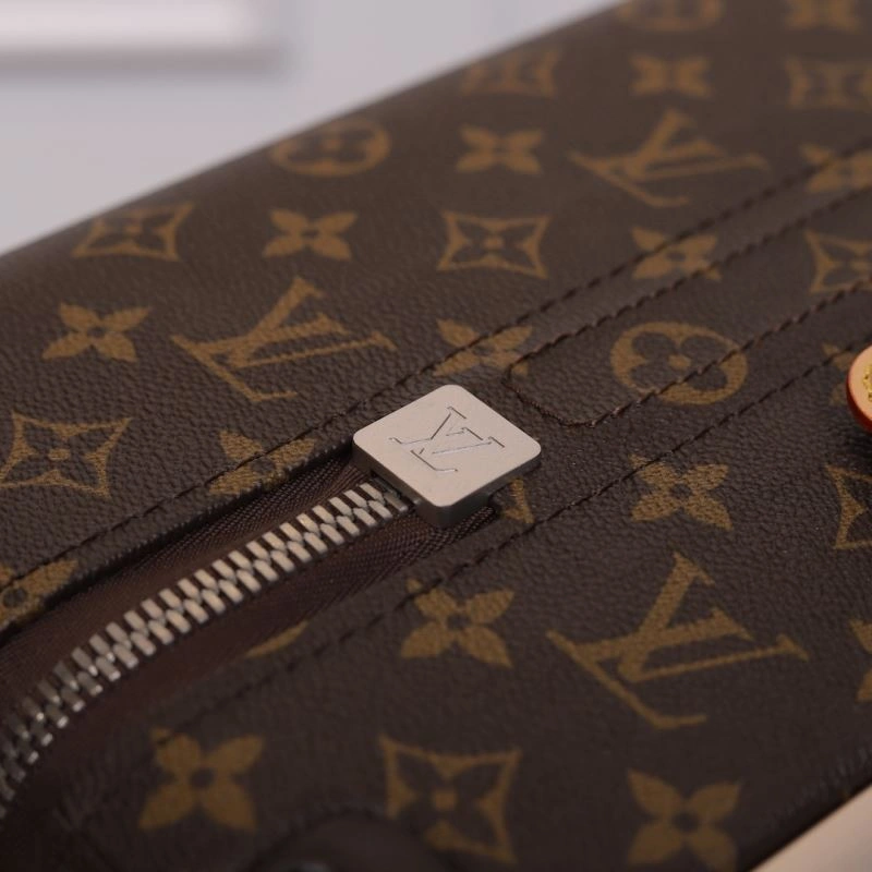 Factory-made Louis Vuitton Suitcase