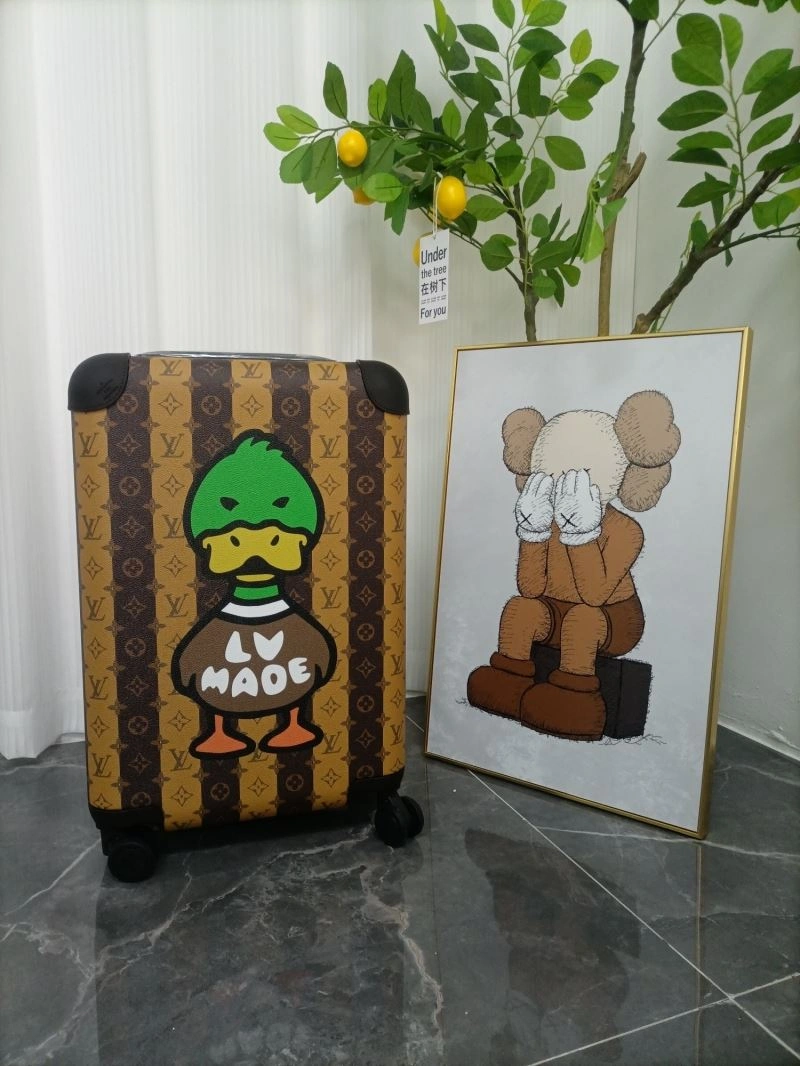 Top match Louis Vuitton Suitcase