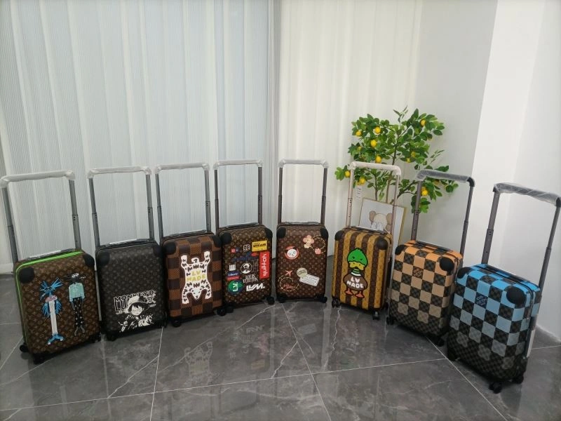 Top match Louis Vuitton Suitcase