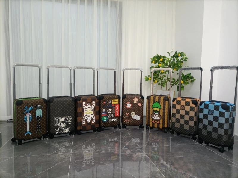 Top match Louis Vuitton Suitcase
