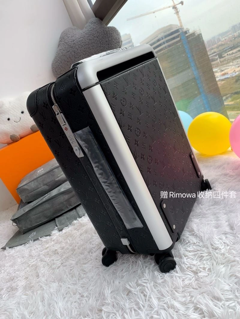 Top match Louis Vuitton Suitcase
