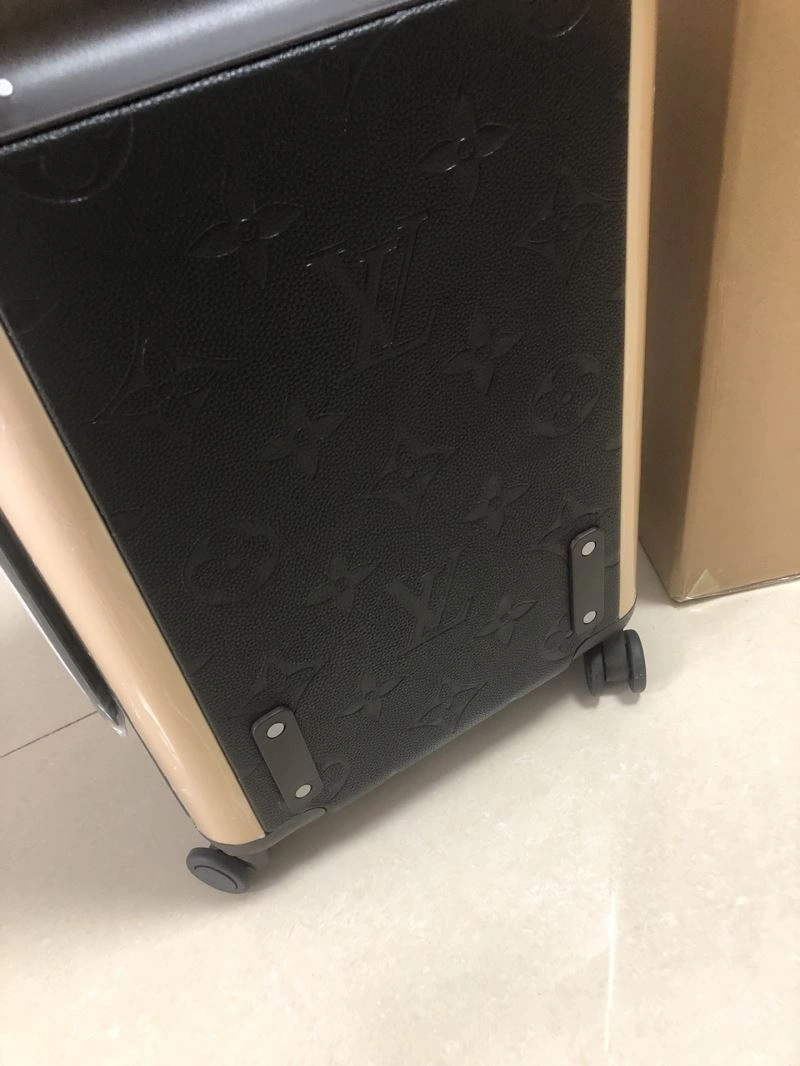 Top match Louis Vuitton Suitcase