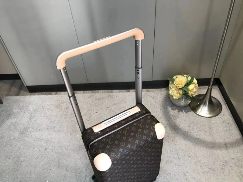 High fidelity Louis Vuitton Suitcase