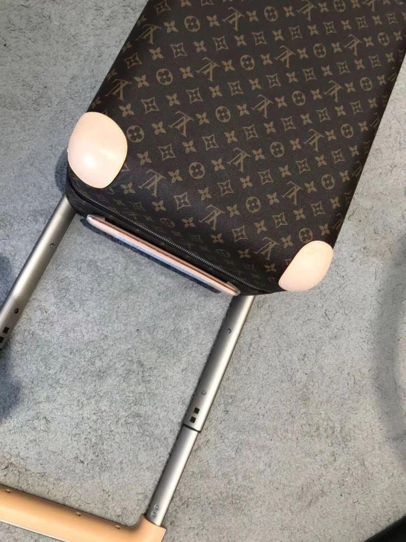 High fidelity Louis Vuitton Suitcase