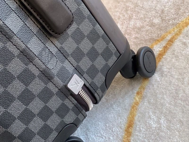 High fidelity Louis Vuitton Suitcase