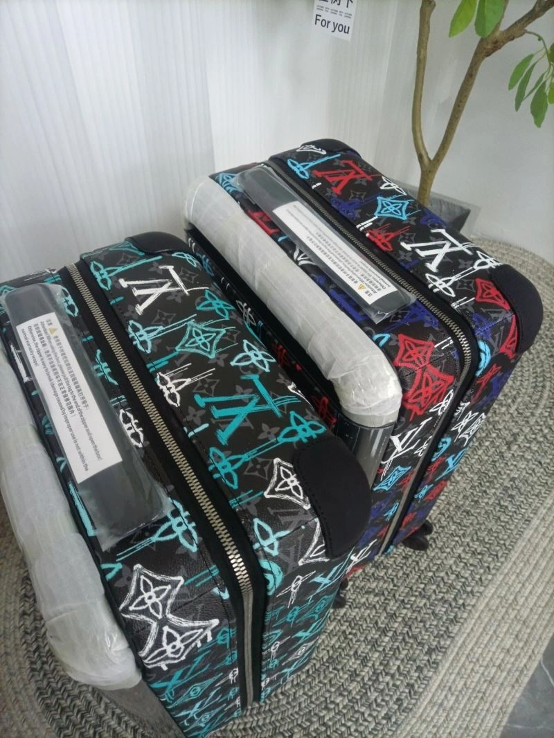 Top mirror Louis Vuitton Suitcase