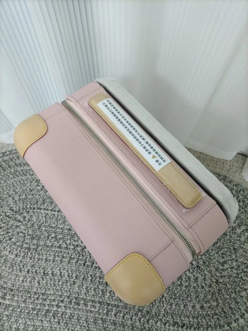 Low-cost Louis Vuitton Suitcase
