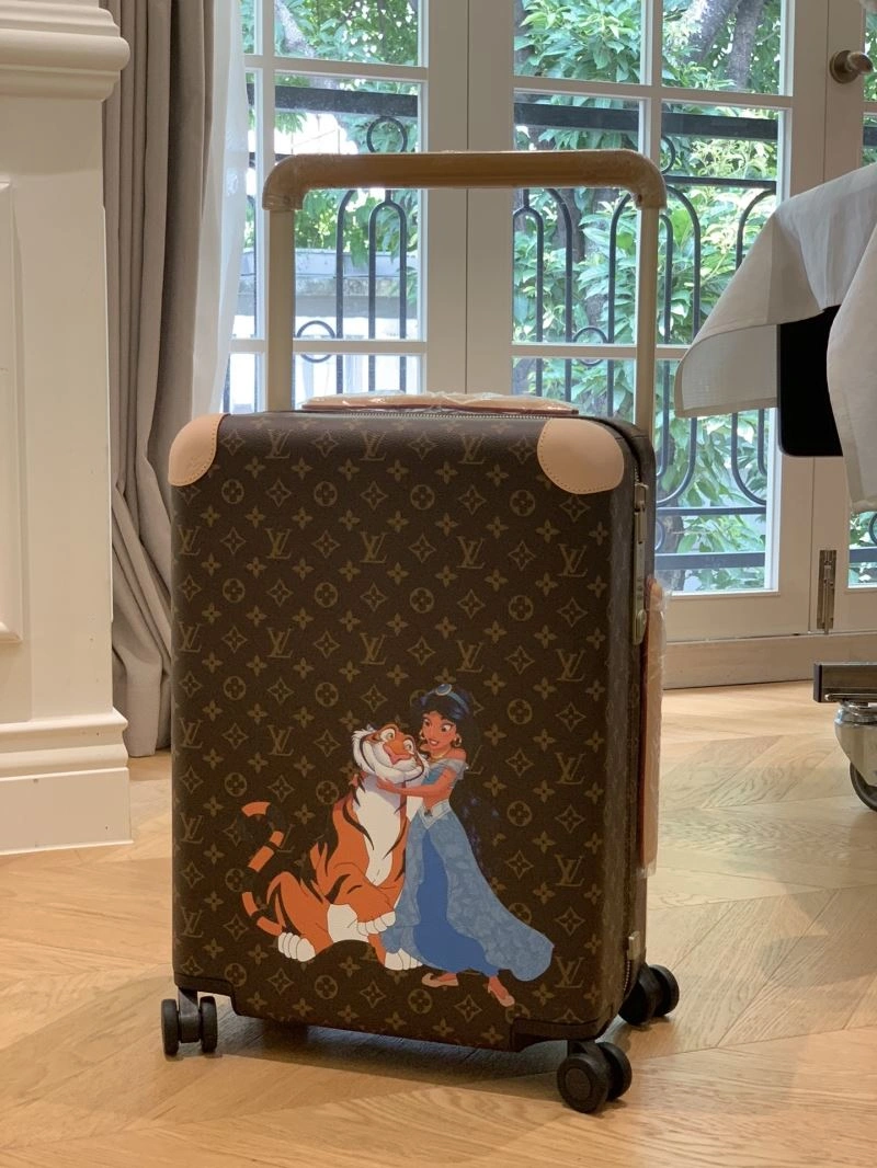 High fidelity Louis Vuitton Suitcase
