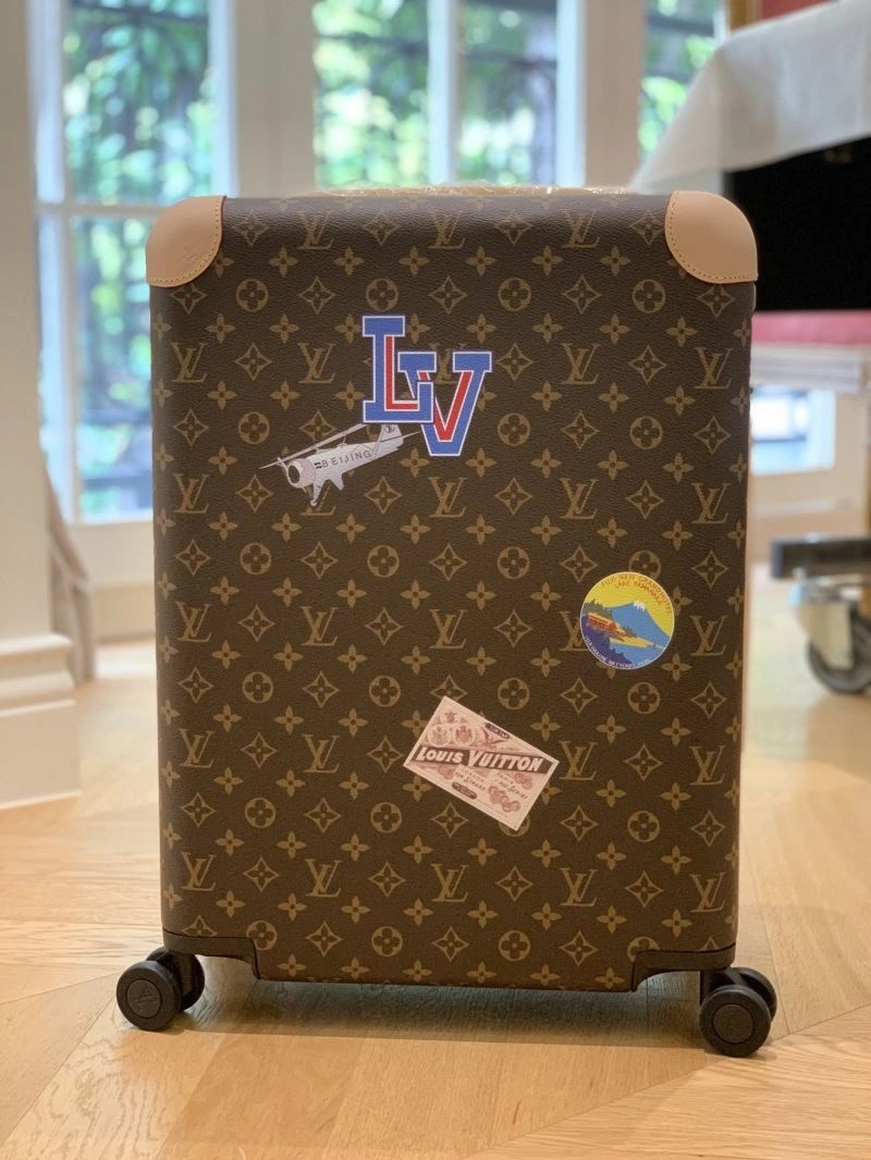 High fidelity Louis Vuitton Suitcase