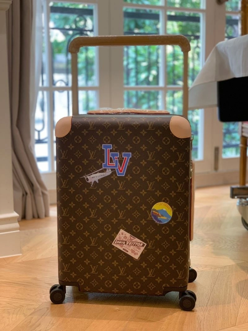 High fidelity Louis Vuitton Suitcase