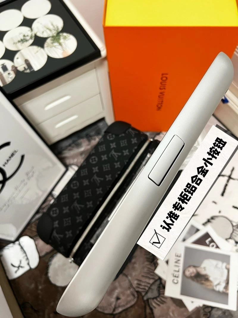Factory-made Louis Vuitton Suitcase