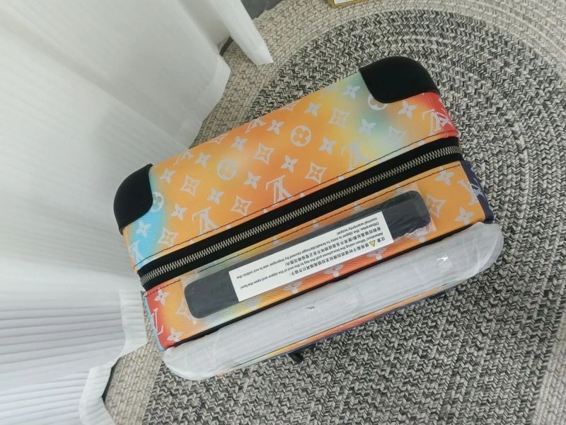 Top mirror Louis Vuitton Suitcase