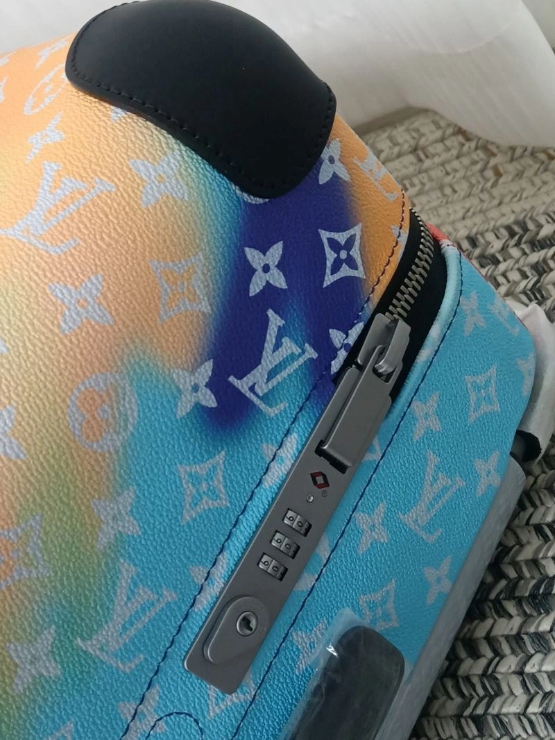 Top mirror Louis Vuitton Suitcase