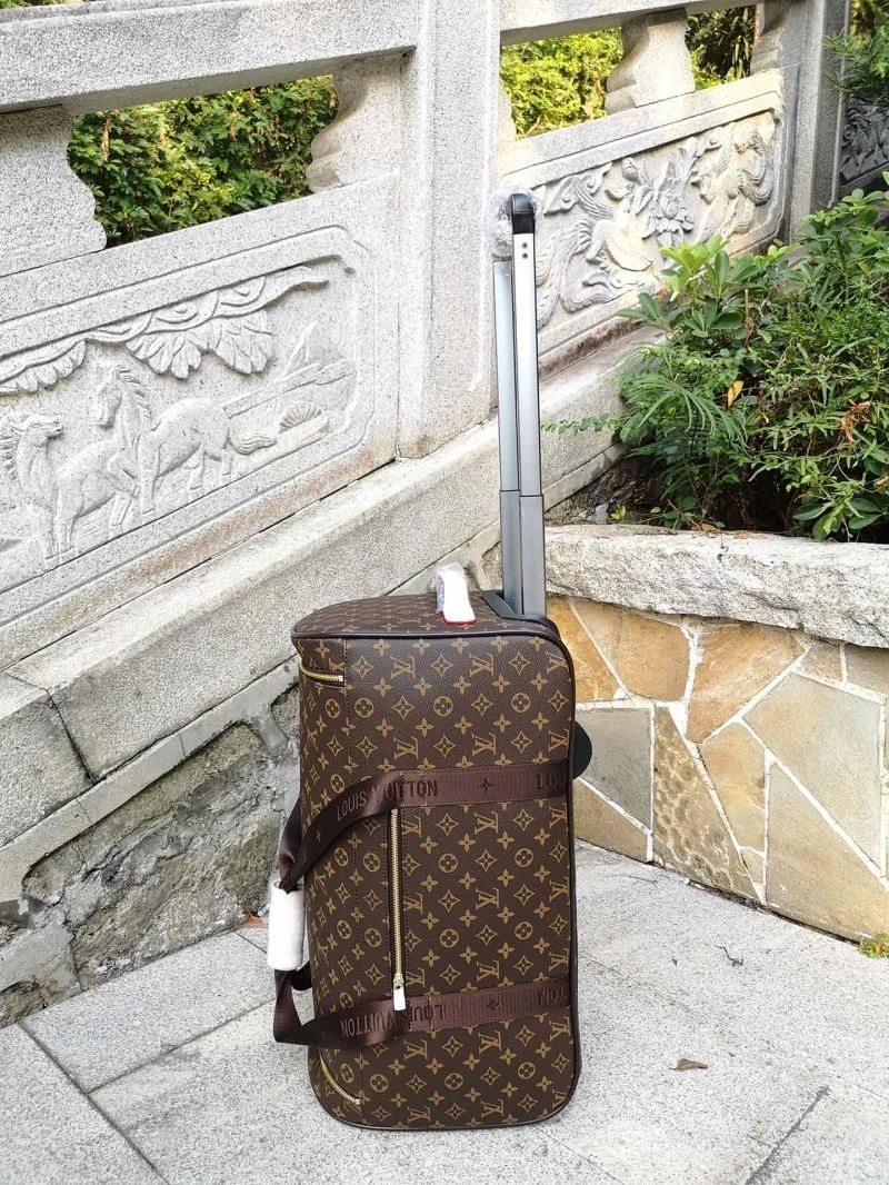 Mirror quality Louis Vuitton Suitcase