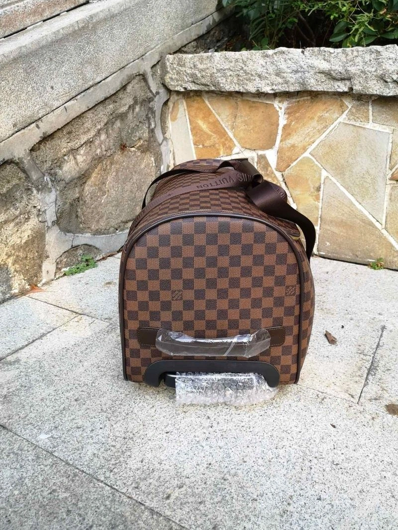 Top match Louis Vuitton Suitcase