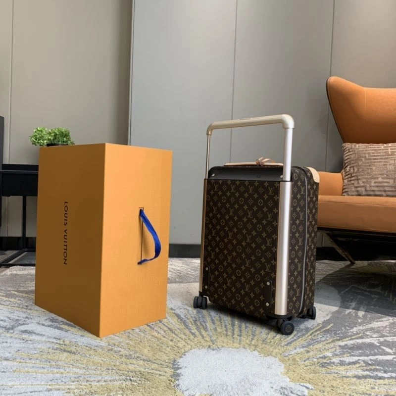 Top match Louis Vuitton Suitcase