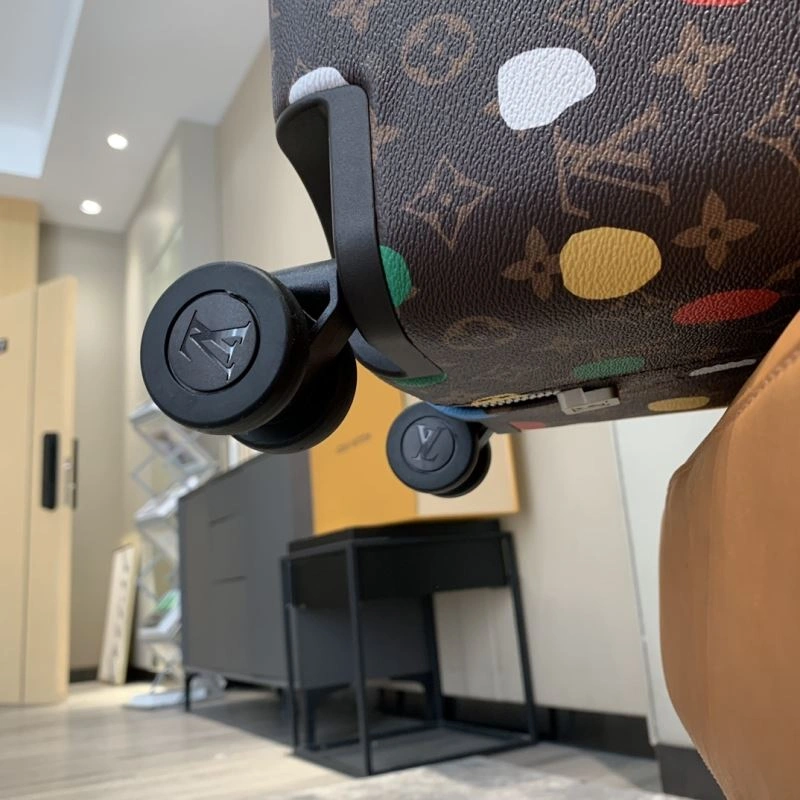 High fidelity Louis Vuitton Suitcase