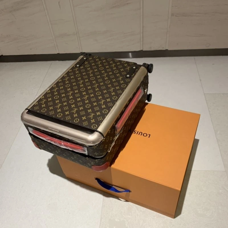 Top match Louis Vuitton Suitcase
