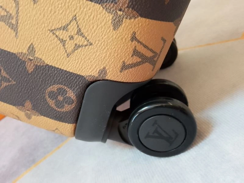 High fidelity Louis Vuitton Suitcase
