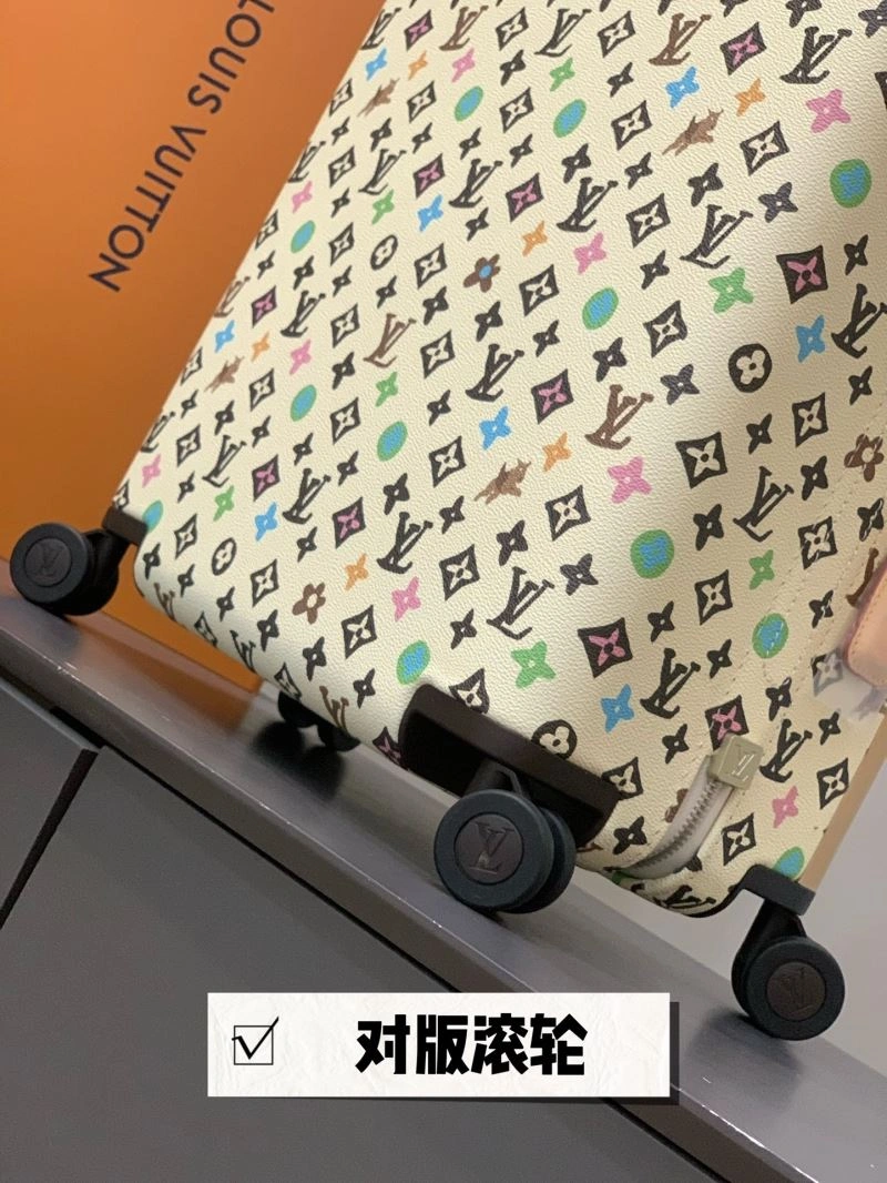 Top match Louis Vuitton Suitcase