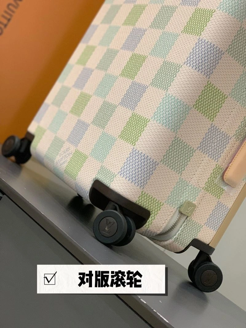 Top match Louis Vuitton Suitcase