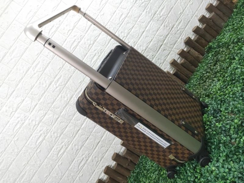 Top match Louis Vuitton Suitcase
