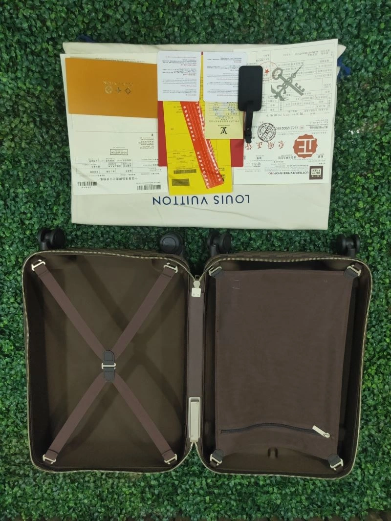 Top match Louis Vuitton Suitcase