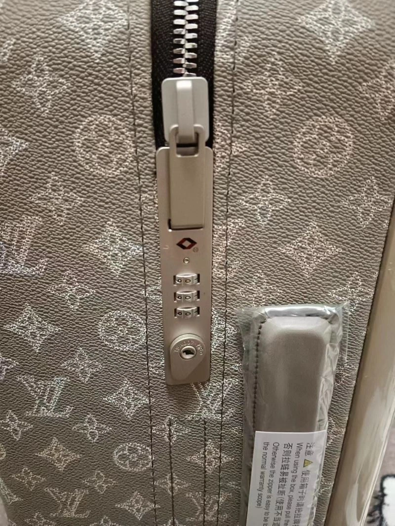 Low-cost Louis Vuitton Suitcase