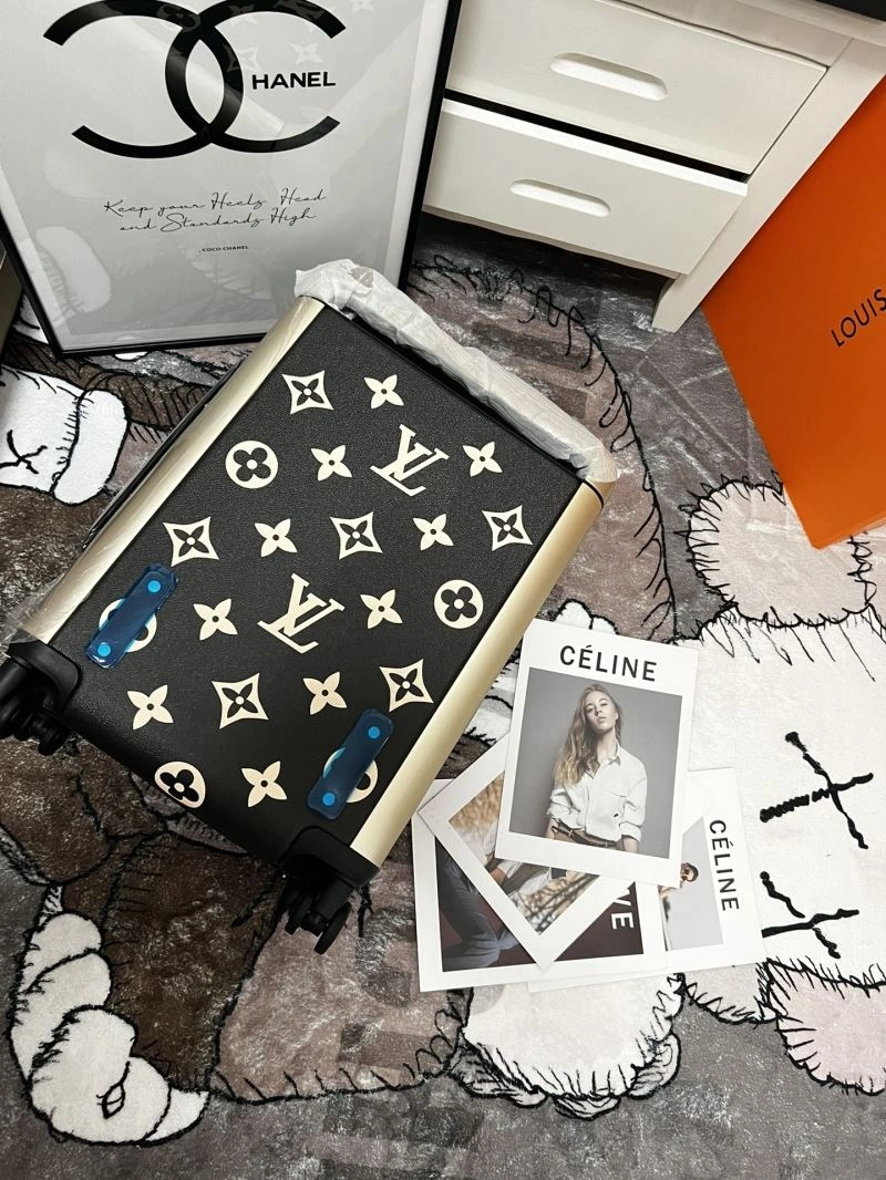 Top match Louis Vuitton Suitcase