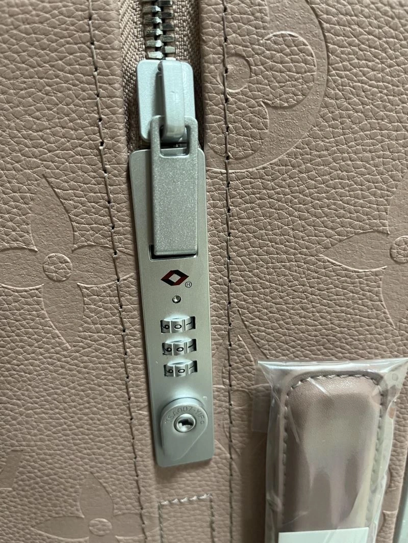 High accuracy Louis Vuitton Suitcase