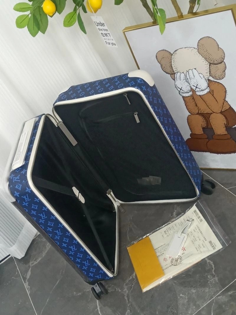 Accurate model Louis Vuitton Suitcase